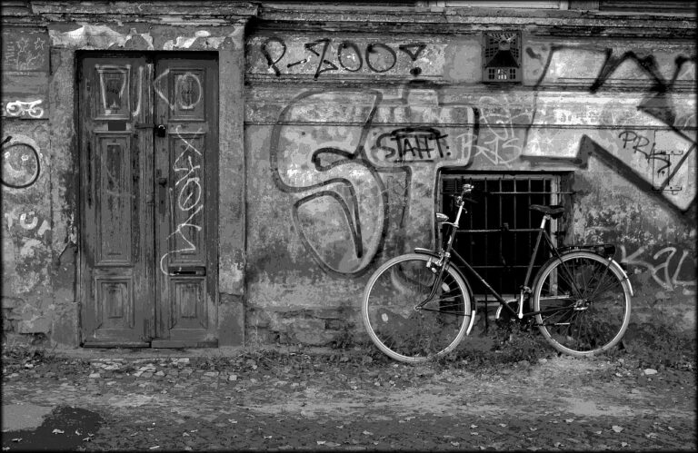 Gay Guide to Berlin: Bars, Saunas, and Cruising in Europe's Most Open ...